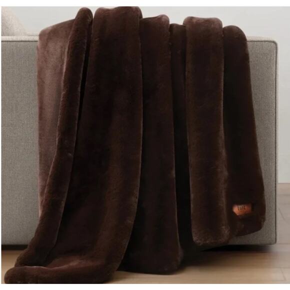 Frye | Bedding | Frye Luxe Faux Fur Throw Blanket 6 In X 70 In Brown ...